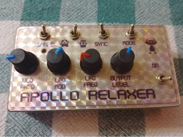 APOLLO Relaxer (pulsirajuci) oscilator