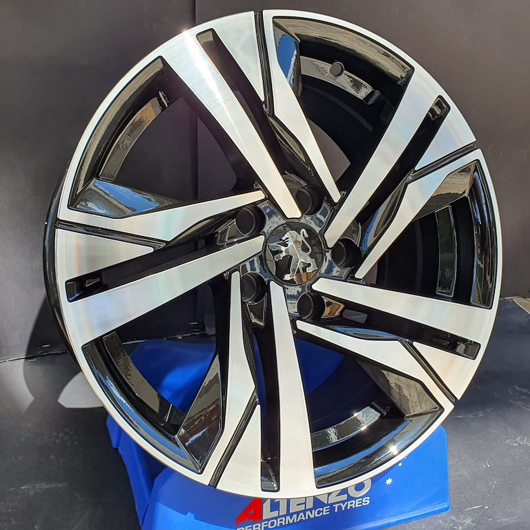 ALU FELNE
7j x16.00 ET40 5X108