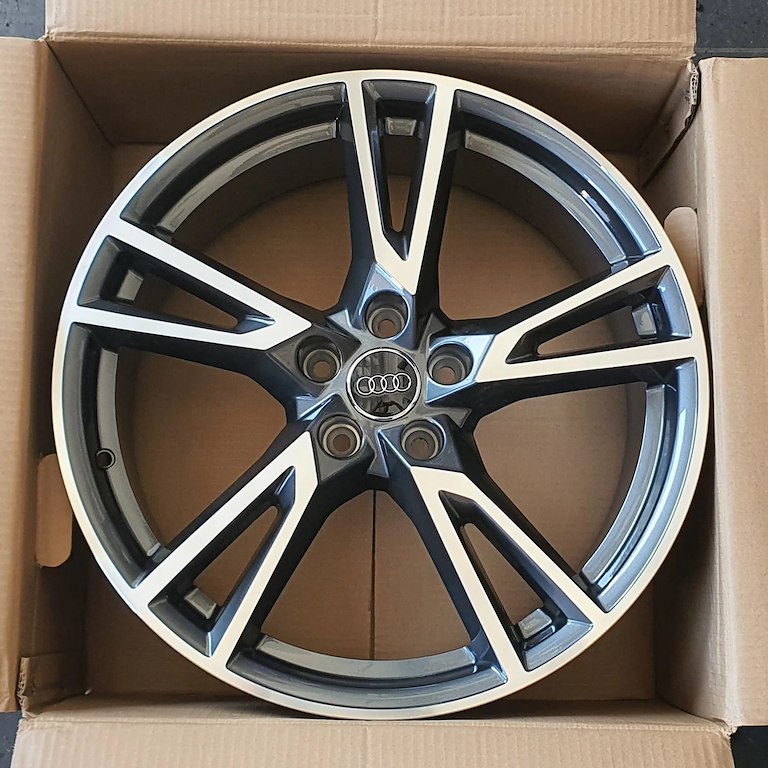 ALU FELNE
8J x19 ET39 5X112