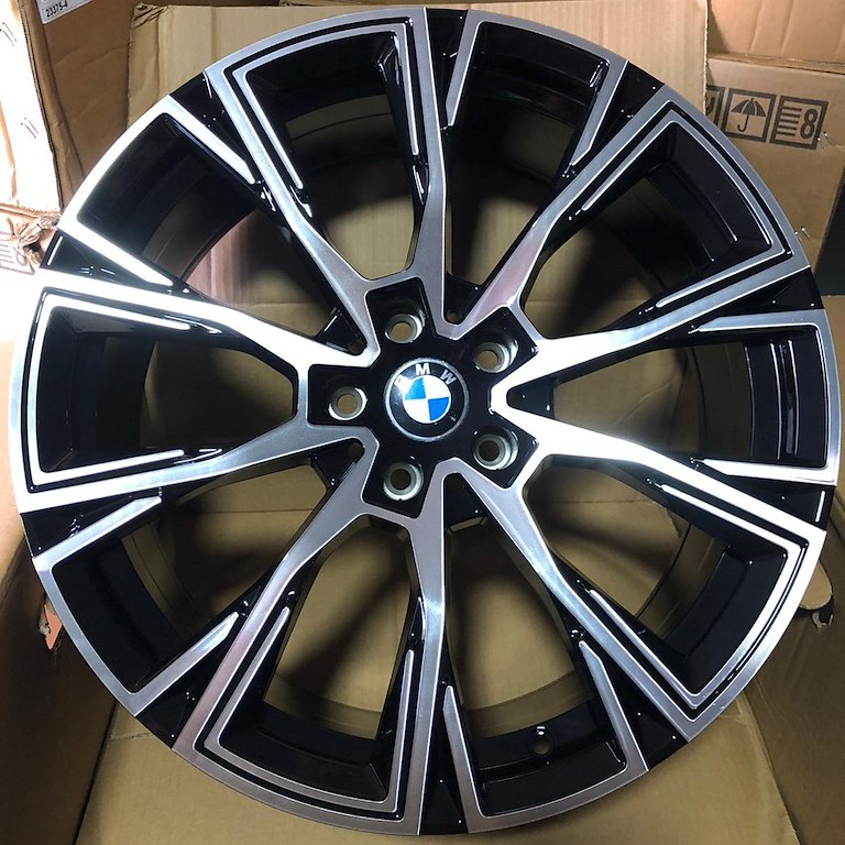 ALU FELNE
8J x19 ET26 5X112