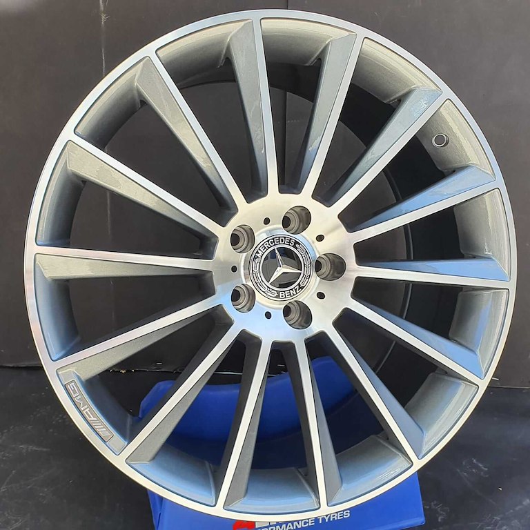 ALU FELNE
8j x19.00 ET40 5x112