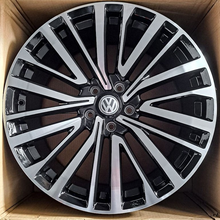 ALU FELNE
8.5J x20 ET45 5X120