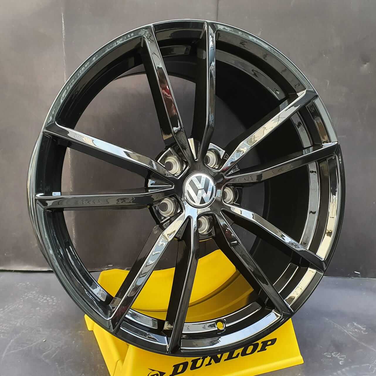 ALU FELNE
8j x19.00 ET45 5X112