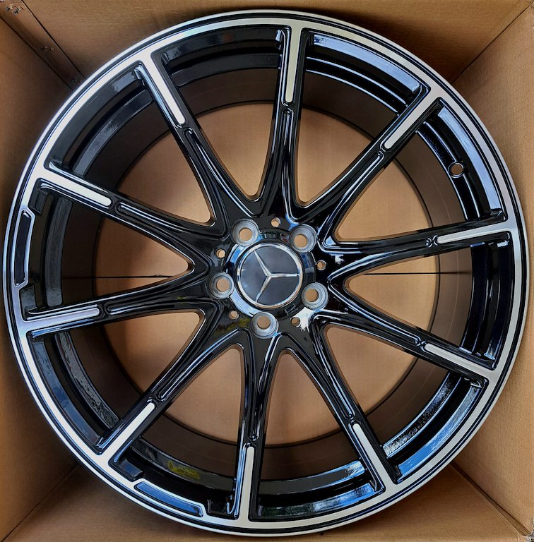 ALU FELNE
9.5J x20 ET35 5X112