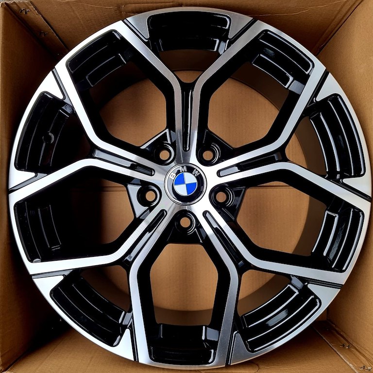 ALU FELNE
7.5J x18 ET51 5X112