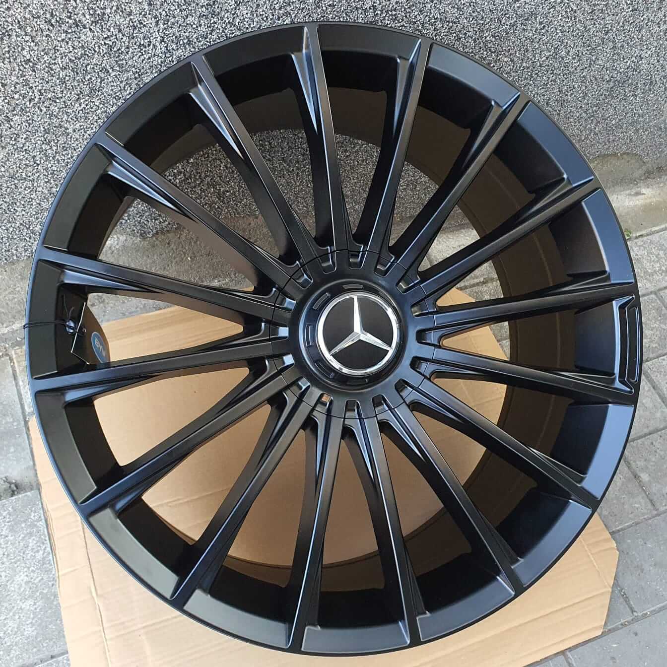 ALU FELNE
9.5j x20 ET35 5X112