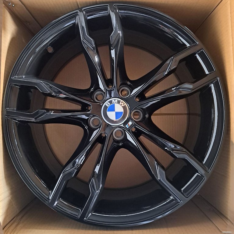 ALU FELNE
8J x18 ET25 5X112
