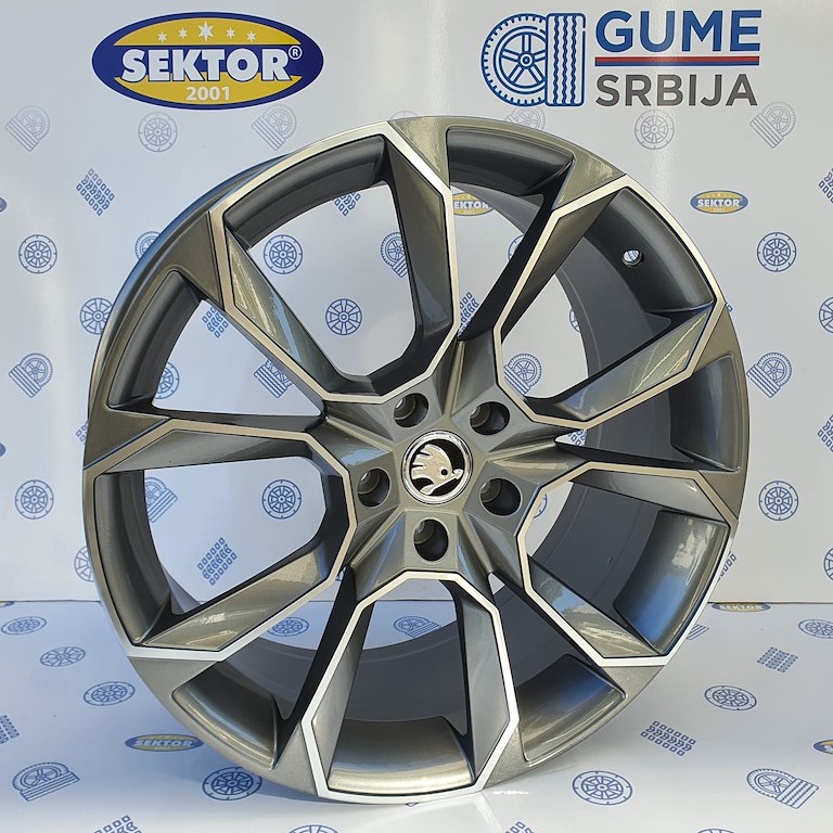 ALU FELNE
8.5J x19 ET45 5X112