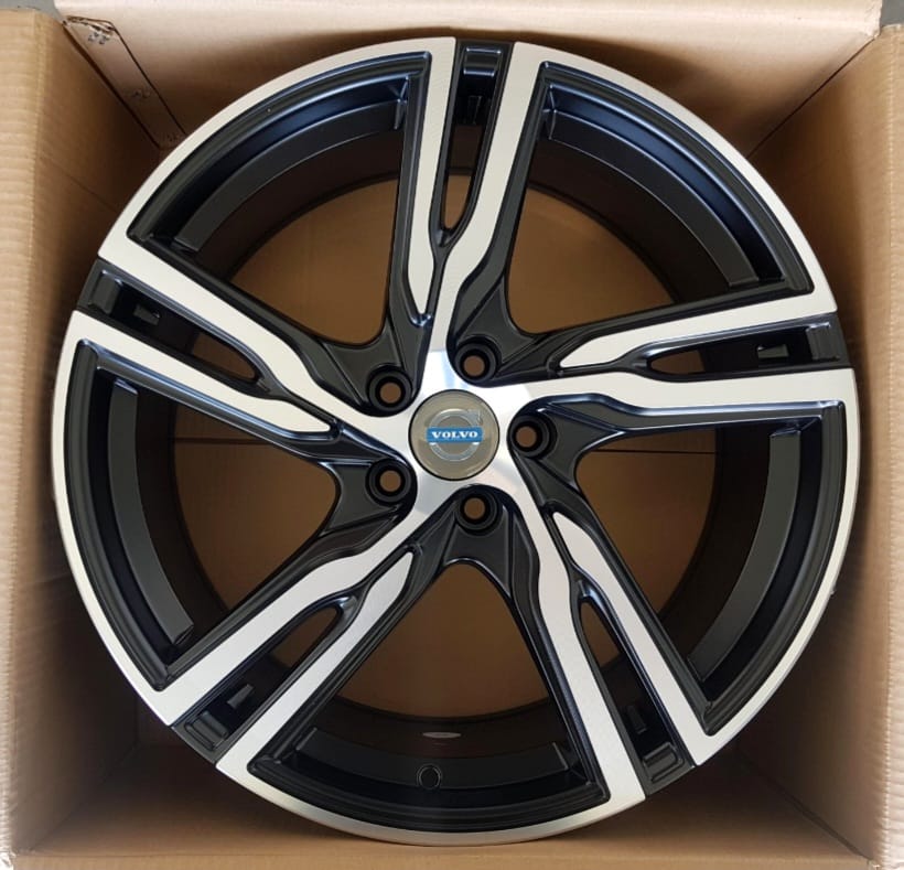ALU FELNE
8J x19 ET45 5X108