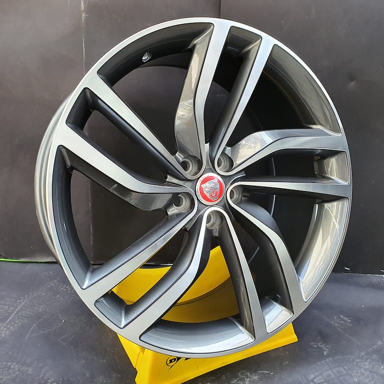 ALU FELNE
8.5j x20.00 ET40 5X108