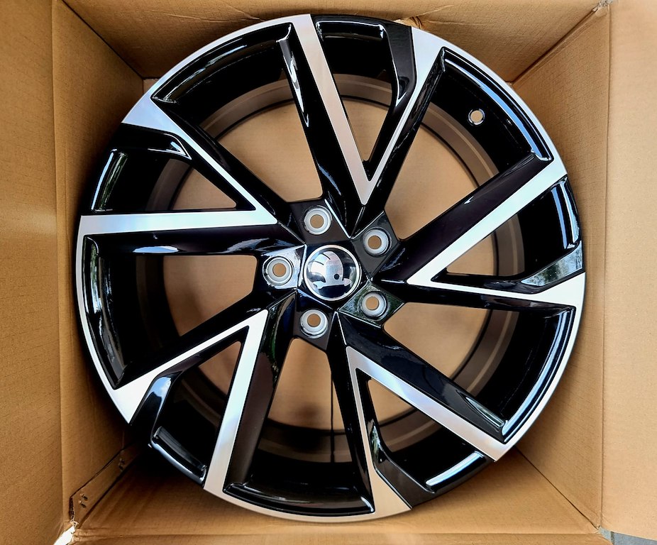 ALU FELNE
7.5J x18 ET51 5x112