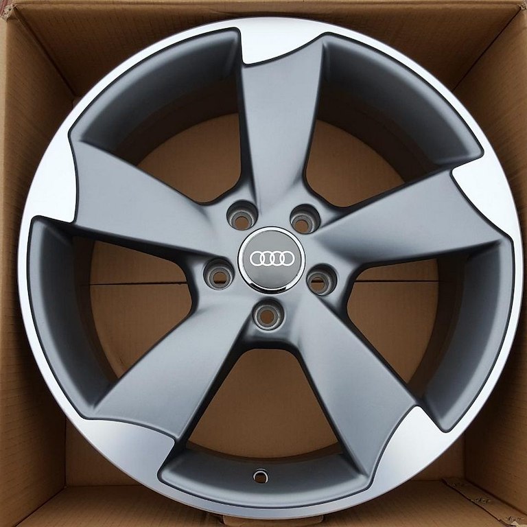 ALU FELNE
7.5j x17.00 ET35 5X112