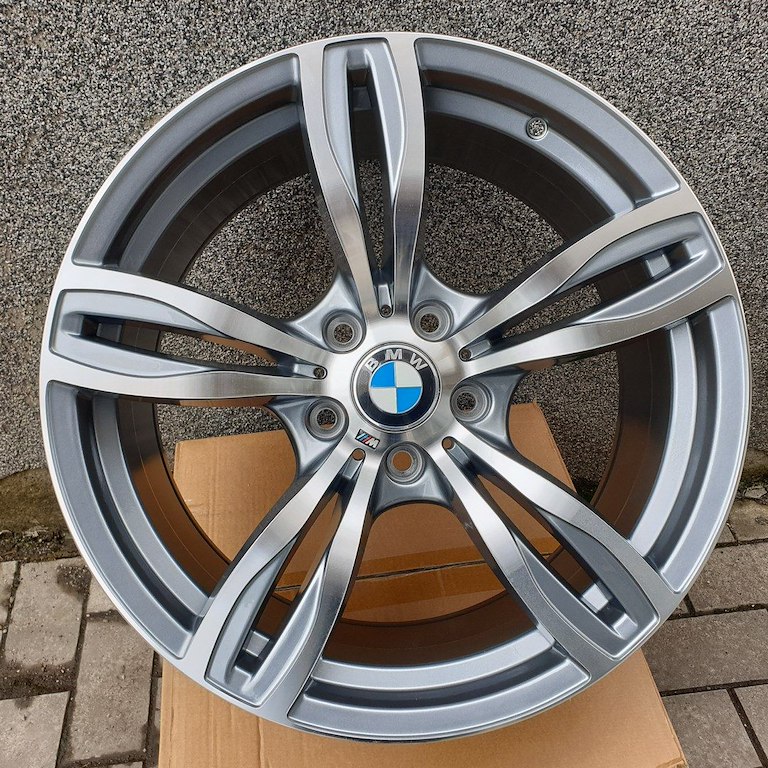 ALU FELNE
8.5j x18.00 ET30 5x120