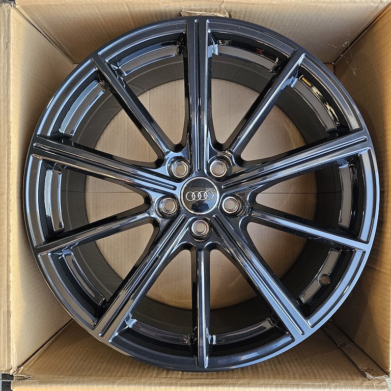 ORIGINAL ALU FELNE ZA AUDI
8J x20 ET39 5X112