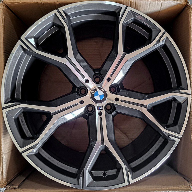 ORIGINAL ALU FELNE ZA BMW
10.5/9.5J x21 ET 43/37 5X112