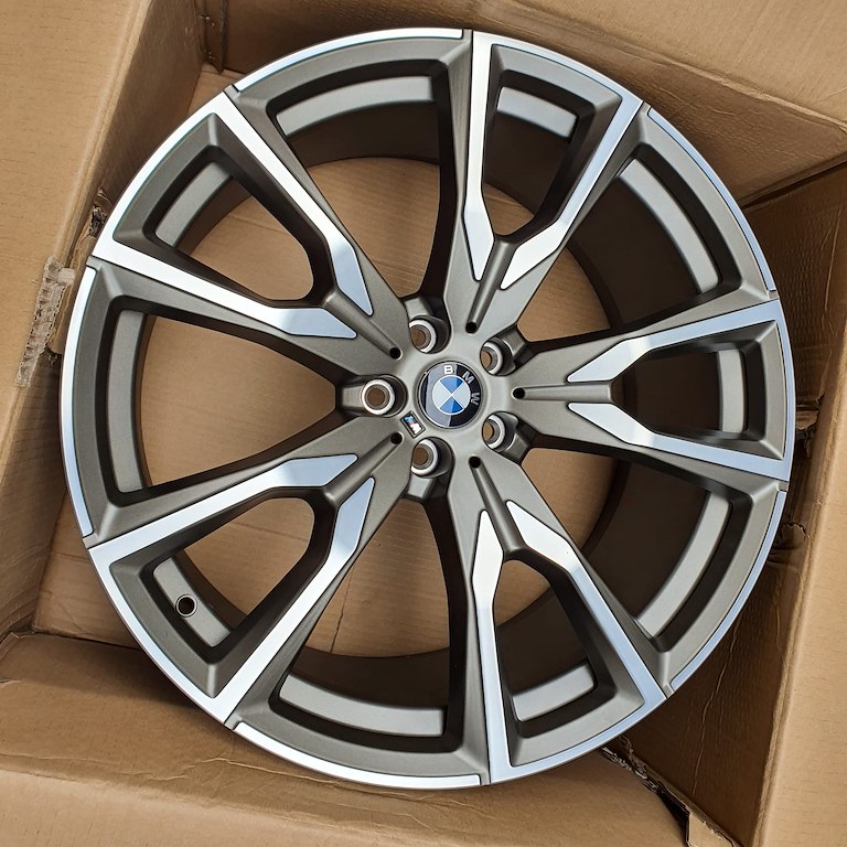 ORIGINAL ALU FELNE ZA BMW
9.5/10.5J x22 ET32/43 5x112