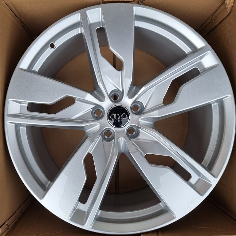ORIGINAL ALU FELNE ZA AUDI
9.5J x21 ET31 5X112