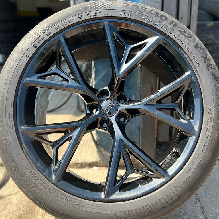 ORIGINAL ALU FELNE ZA AUDI
10j x22 et21 5x112