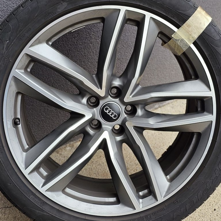 ORIGINAL ALU FELNE ZA AUDI
9.5j x21 et31 5x112