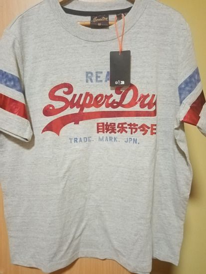 Nova SUPERDRAY majica sa etiketom