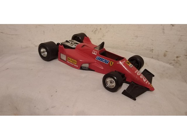 Burago formula 1 Ferrari 1:24,fali z.spojler