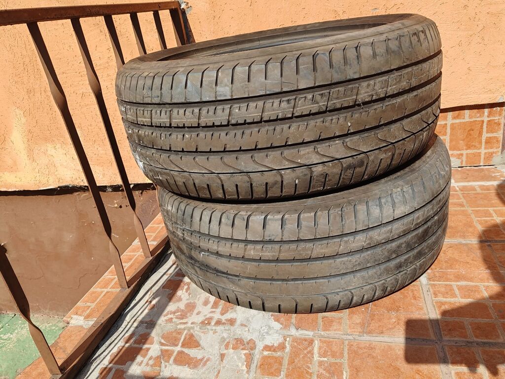 Pirelli gume letnje 245/50/18 dot 2012 ali su stajale u garazi