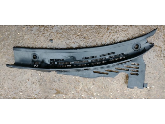 PLASTIKA OKO POLUGA BRISACA CITROEN XSARA