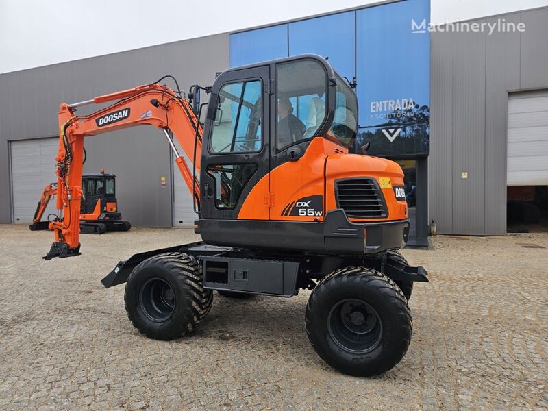 Doosan DX55W bager točkaš