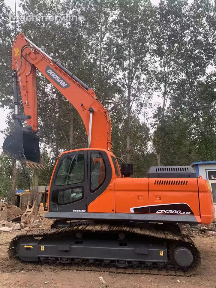 Doosan DX300LC-9C bager guseničar