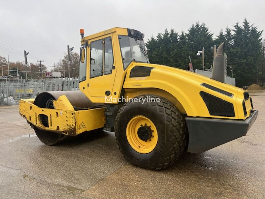 BOMAG BW216DH-4 kompaktor s jednim valjkom