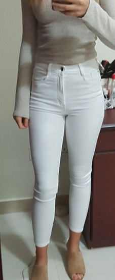 Bele pantalone Zara