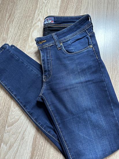Capitto jeans nove
