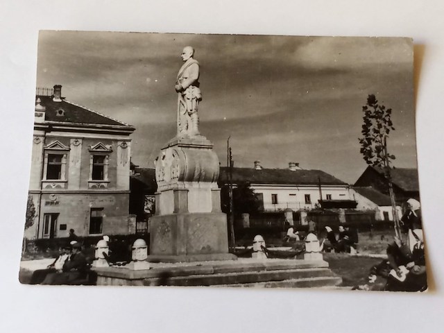 Mladenovac - Spomenik Palim Ratnicima -