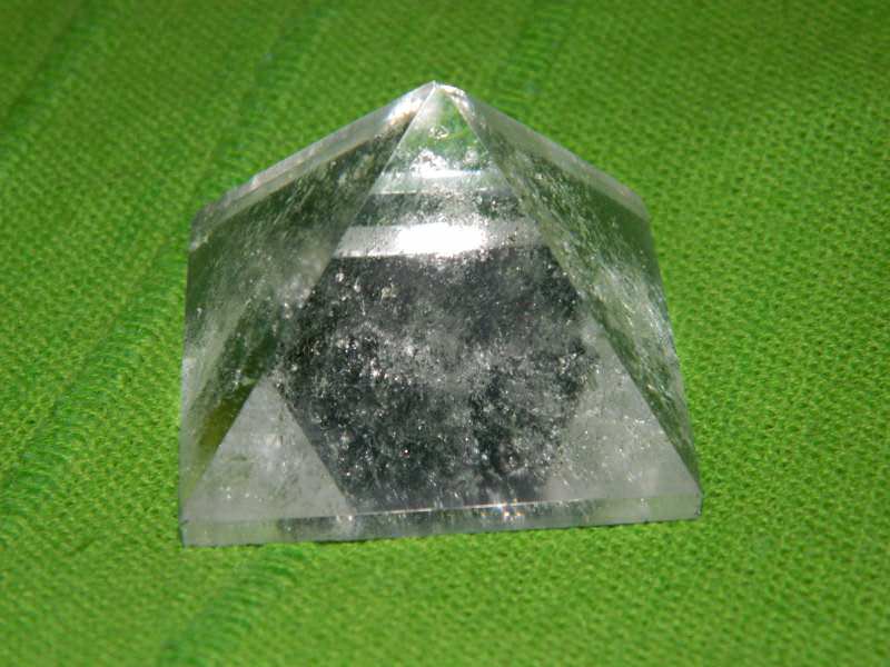 Piramida od gorskog kristala