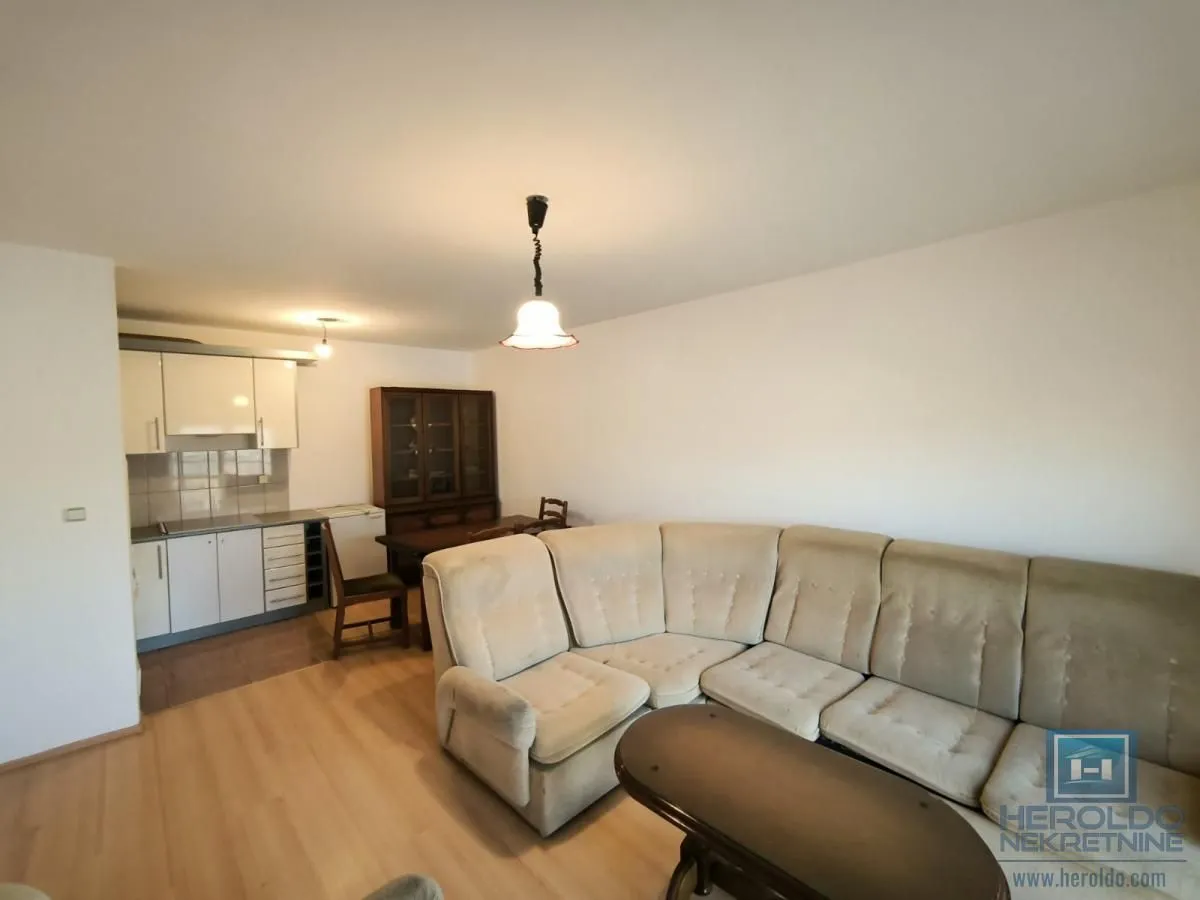 Prodaja, dvosoban stan, 50m2, Centar, Ćuprija