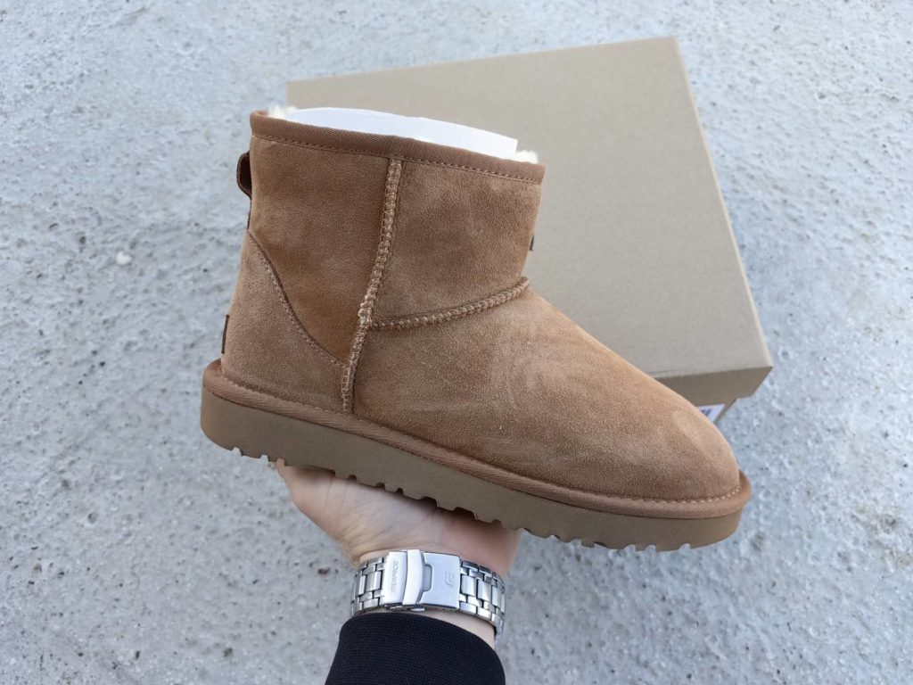 UGG Classic Mini