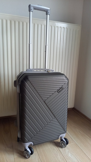Kofer SHAMAX 57cm - Odlican