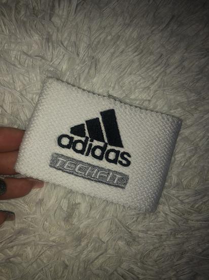 ADIDAS znojnica za tenis Novo