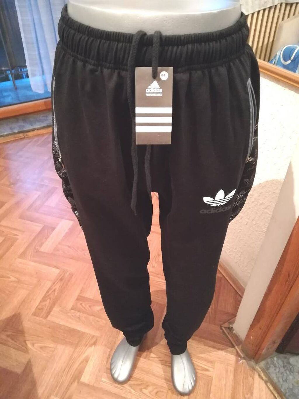 Nova muska trenerka donji deo Adidas Veliki broj 3XL. Turska. Odlicna