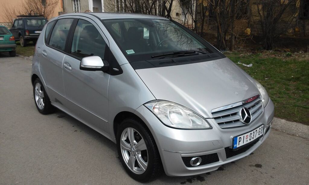 Mercedes-Benz A 180: 1.9 l | 2009 г. Hečbek