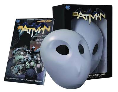 Batman: The Court of Owls - Mask and Book Set