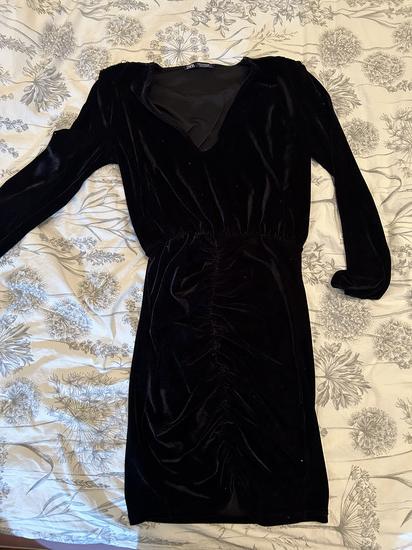 Zara crna plisana haljina S