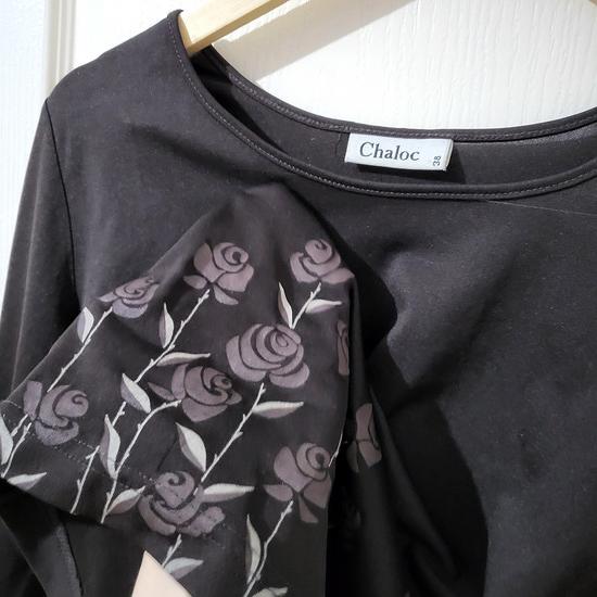 Bluza sa cvetnim detaljima