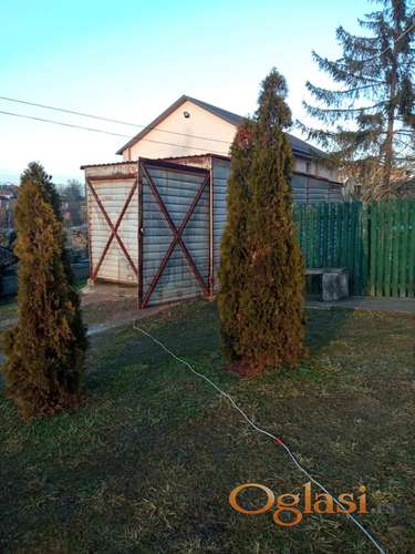 Vučkovica, kod Knića –kuća, površine 92 m2 i pomoćna zgrada površine 50 m2, garaža i plac 2953 m2