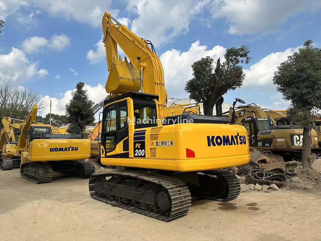 Komatsu PC200-8 bager guseničar