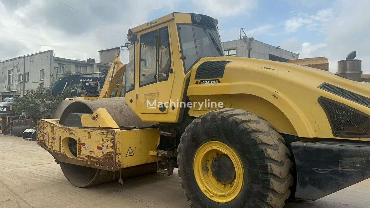 BOMAG BW226 kompaktor s jednim valjkom