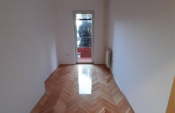 Stan-Apartman za Duži Najam, Zemun, Beograd, €400