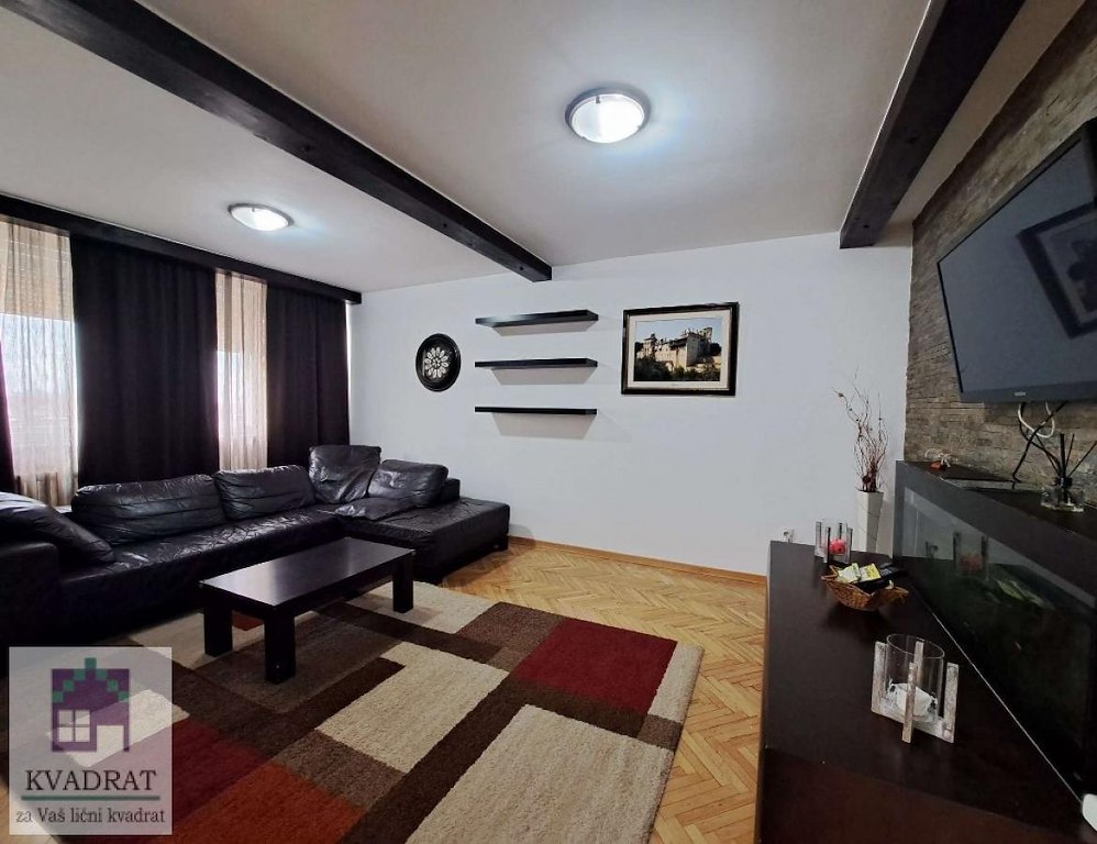 IZDAVANJE! Četvorosoban stan 97 m², VI sprat, Obrenovac – 550 € (NAMEŠTEN)