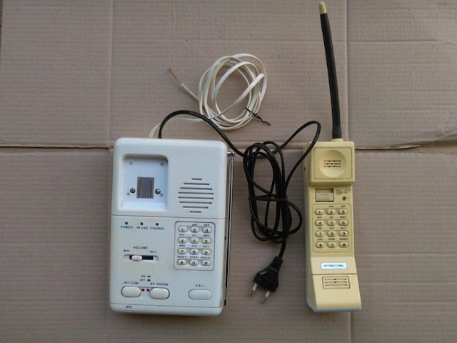 Stari bežični telefon `International`
