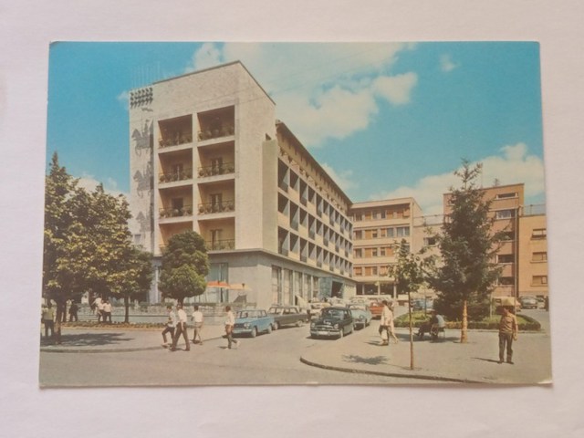 Priština - Hotel Kosovski Božuri - Automobili -